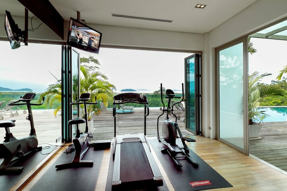 Otel 4br Seaview Villa with Gym and Cinema Room, Phuket Eyaleti, foto