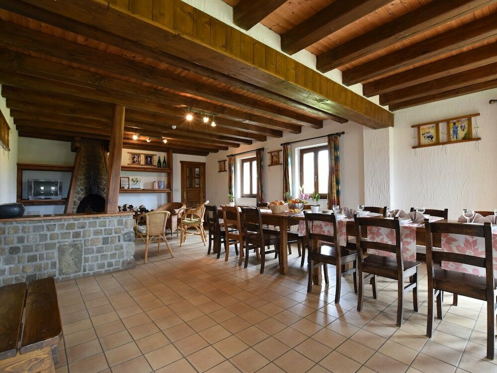 Otel Spacious Holiday Home in Houffalize With Barbecue, Lüksemburg, foto