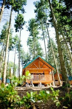 Otel Huttopia Senonches, , foto