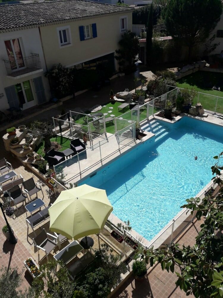 Otel The Originals City, Hôtel Le Village Provençal, , foto