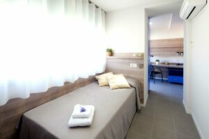Colegio Mayor La Concepción - Campus Accommodation (Avenida Suecia No:23), otel  Valensiya'dan
