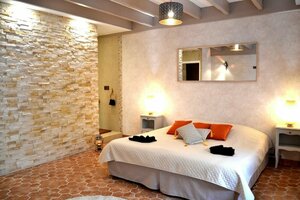 Gites du Domaine de Vandenesse & SPA (Bourgogne-Franche-Comté, Côte-d'Or, Arrondissement de Dijon, Urcy, Place de la Mairie, 6), otel