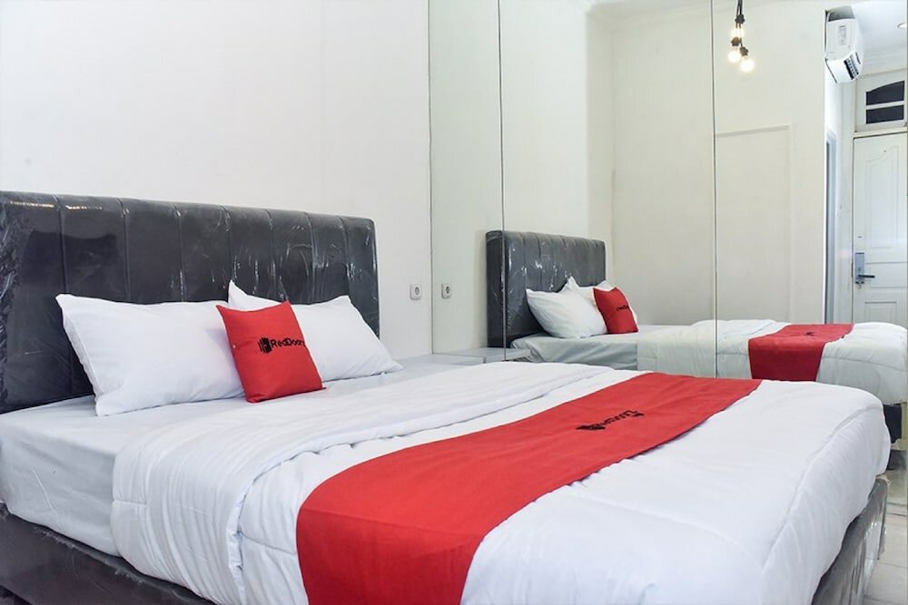 Otel RedDoorz Plus @ Kemayoran, Cakarta, foto