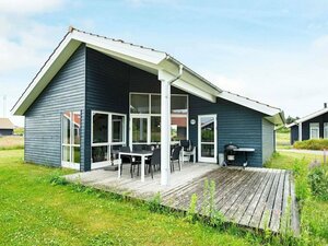 8 Person Holiday Home in Ulfborg (Central Denmark, Holstebro kommune, Fjand Strand, 18), otel  Orta Danimarka'dan