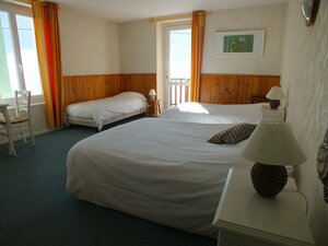 Hôtel La Prairie (Auvergne-Rhône-Alpes, Isère, Arrondissement de Grenoble, Poliénas, Chemin Pre Borel), otel