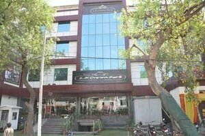 Hotel S K Crown Park (Delhi, New Delhi District, Airport Express, New Delhi), otel  Yeni Delhi'den