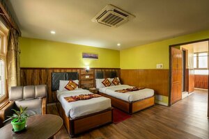 Avocado and Orchid Resort (H2 Tribhuvan Highway), otel  Hetauda'dan