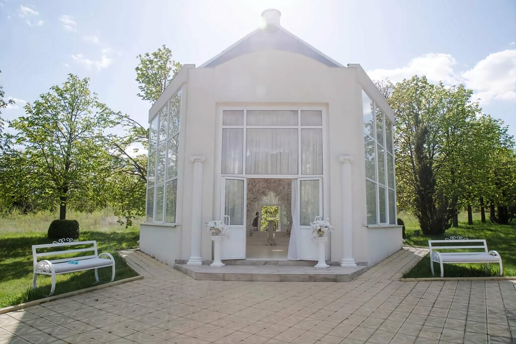 Unutulmaz olayların yeri ЗАГС в Ботаническом саду, Kişinev, foto