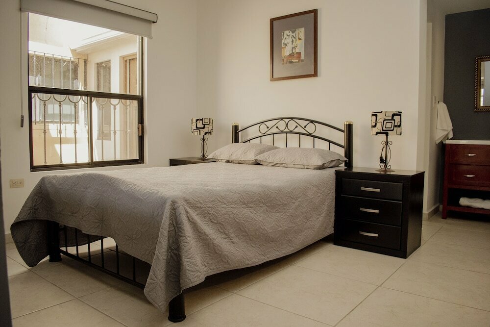 Otel Suites Cervantes, Chihuahua, foto