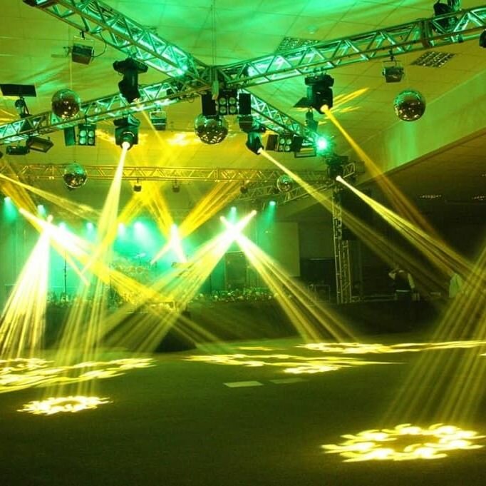 Ses ve ışıklandırma ekipmanları firmaları Musica nas svyazala, Moskova, foto