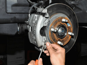 Car Service No. 1 (Leninskogo Komsomola Avenue No:1Е, Vidnoye), otomobil servisi  Vidnoye'den