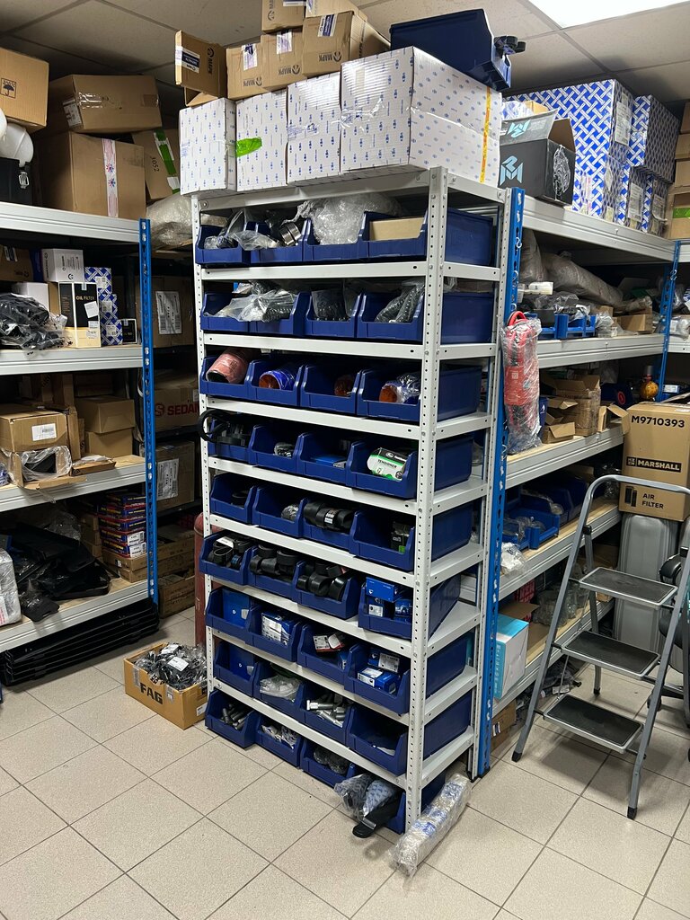 Otomobil yedek parçaları Girtrans, Tiumen, foto