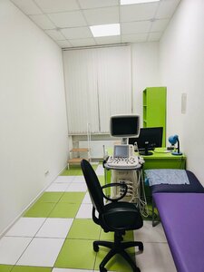 Polis (Shkolny pereulok No:1Б), tıp merkezleri ve klinikler  Saint‑Petersburg'dan
