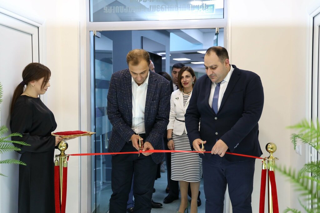 Tıp merkezleri ve klinikler Hümann, Erivan, foto