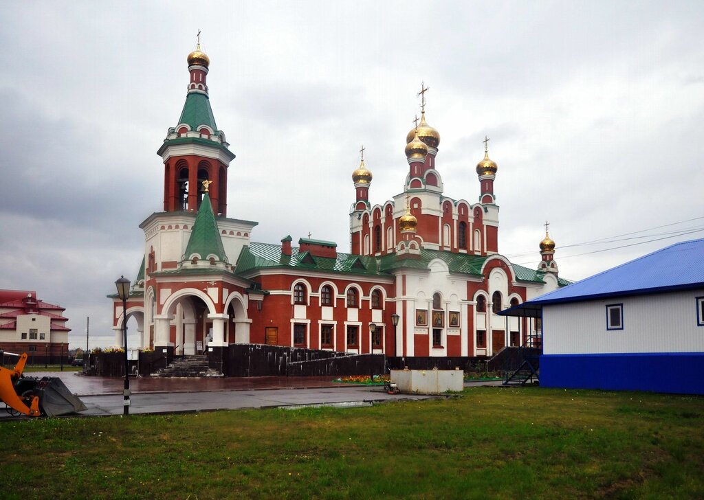 Ortodoks kiliseleri Voskreseniya Khristova V Usinske Church, Usinsk, foto