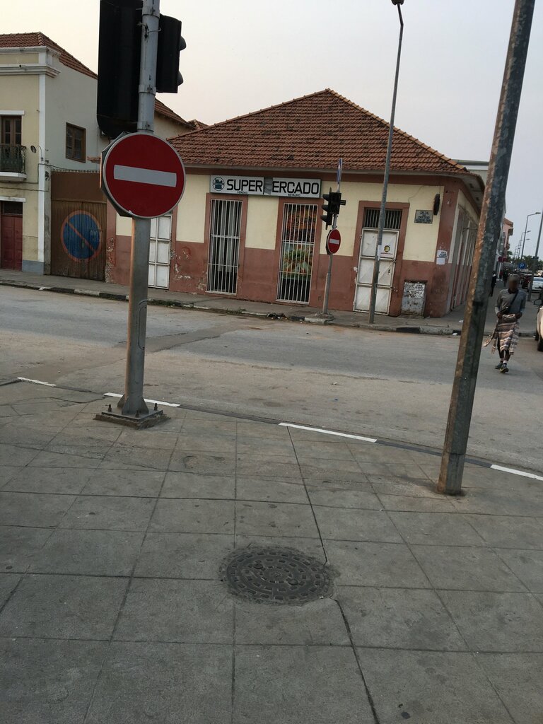 Süpermarket Supermercado Zitorfer, Loanda, foto