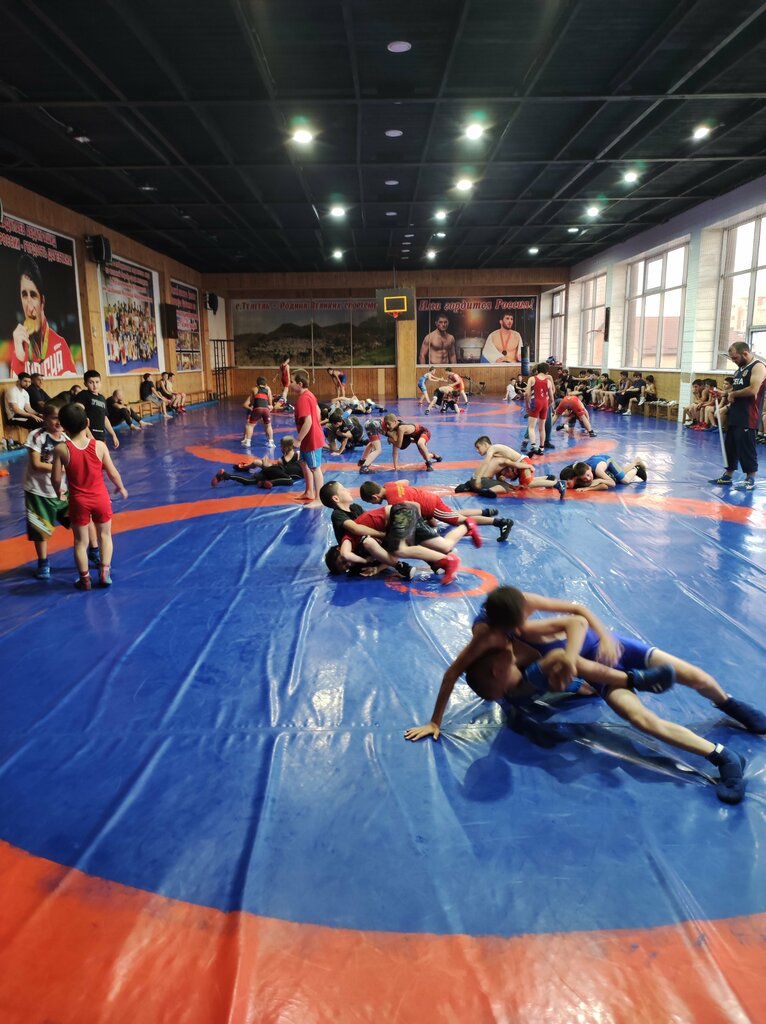 Çok amaçlı spor tesisleri Каспий, Makhachkala, foto