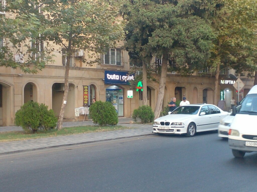 Berberler Bərbər, Bakü, foto