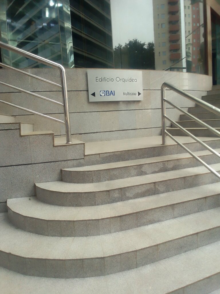 Banka Banco Angolano de Investimentos, Loanda, foto