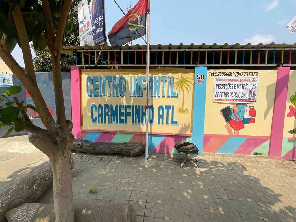 Yüksekokul Colégio Carmenfinho & Creche, Atl, Loanda, foto