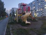 Playground (Irkutsk Region, Ust-Ilimsk, 4-y mikrorayon), oyun alanı  Ust‑Ilimsk'ten