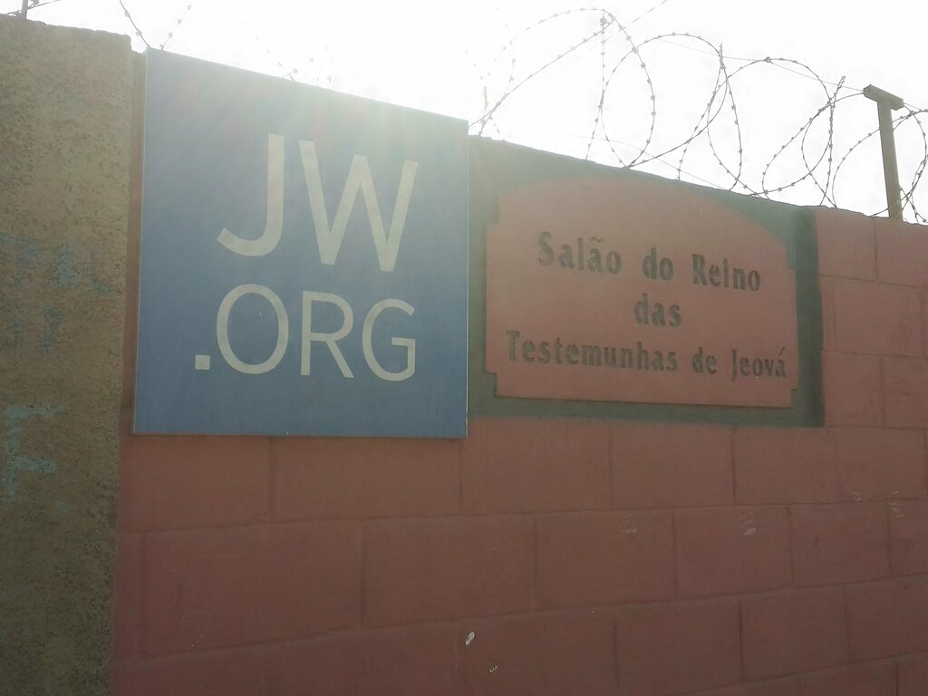 Dini dernekler Salão do Reino das Tesgeminhas de Jeová, Loanda, foto