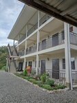 Kolibri Guesthouse (улица Монашеское Ущелье No:11А, село Амжикухуа), otel  Gudauta Bölgesi'nden