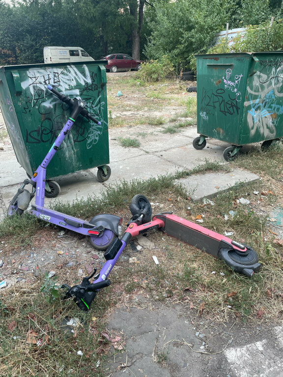 Çöp alanları Trash and garbage disposal area, Krasnodar, foto