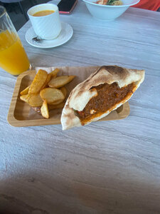 Traditions (No:1, zhiloy rayon Zaozyorny, 7-y mikrorayon, Kurgan), kafe  Kurgan'dan