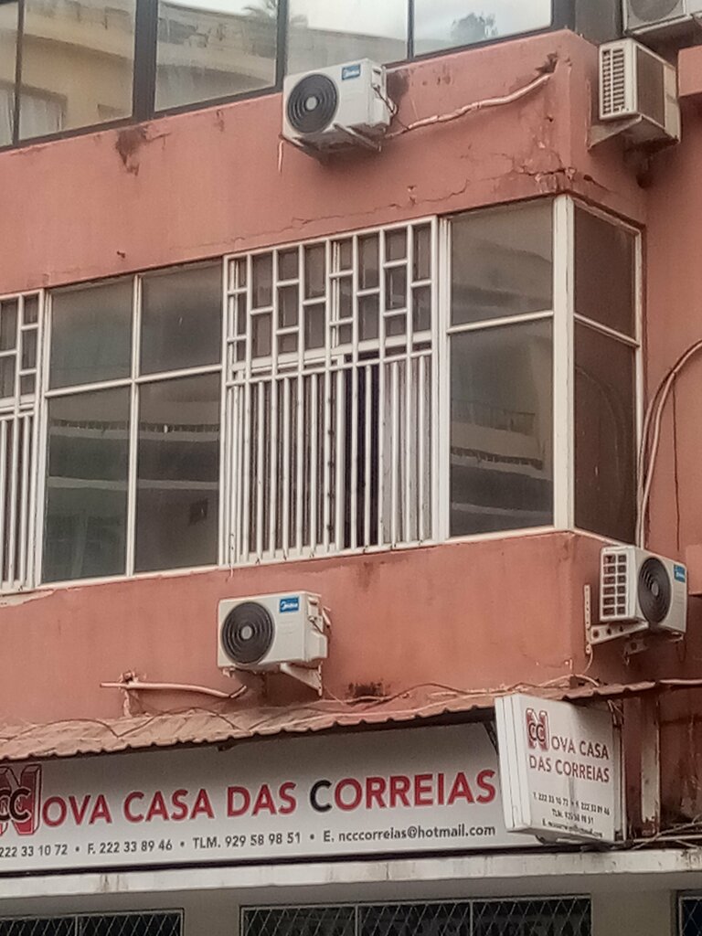 Otomobil yedek parçaları Nova Casa das Correias, Loanda, foto