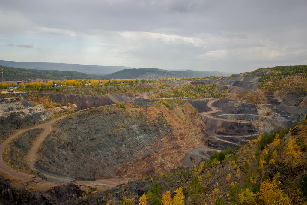 Dağ zirvesi Скала Шихан, Çeliabinskaya oblastı, foto
