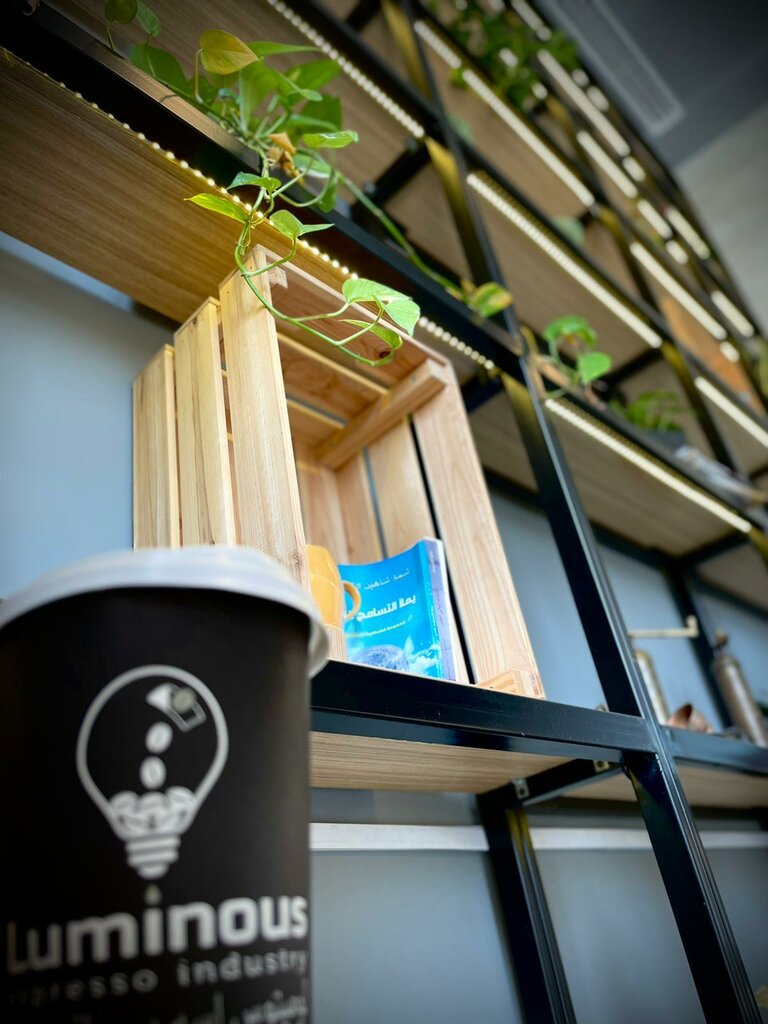 Kahve dükkanları Luminous Espresso Industry, Dubai, foto