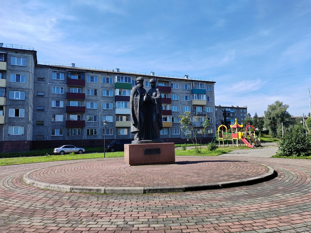 Anıt, heykel Пётр и Феврония Муромские, Myski, foto