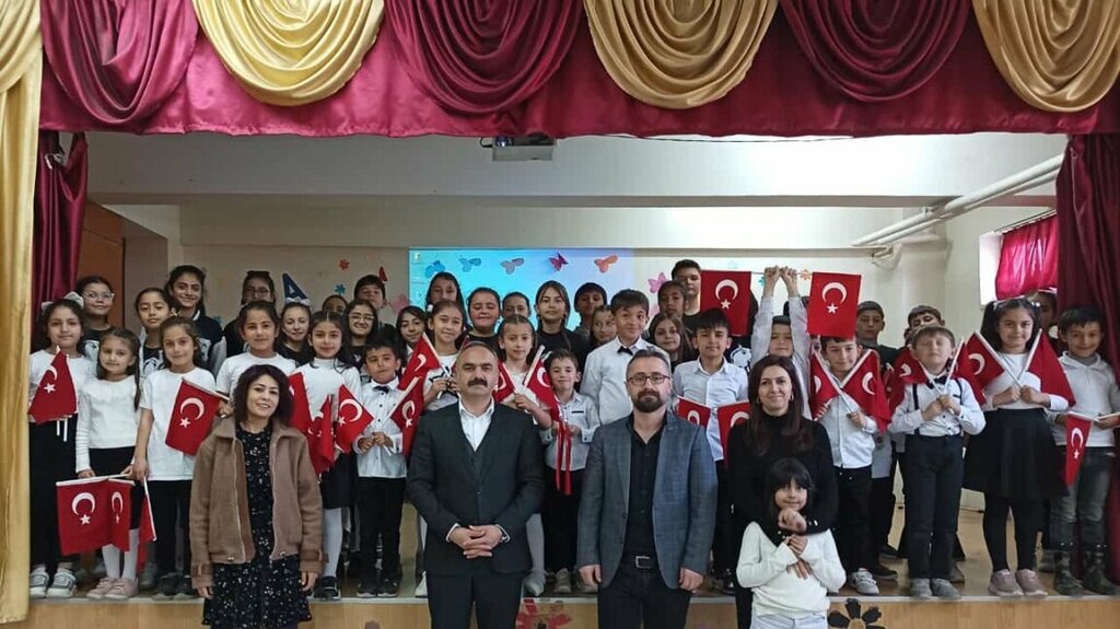 i̇lkokul Yunus Emre İlkokulu, Suluova, foto