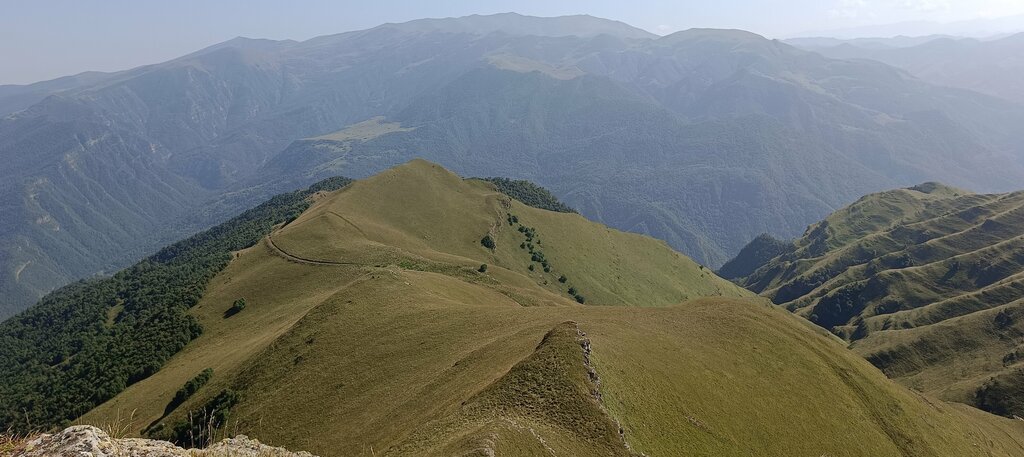 Dağ zirvesi Гора Вархадаг, Dağıstan, foto