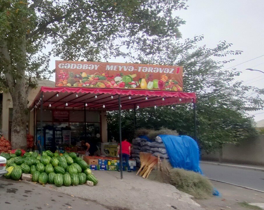 Gıda pazarı Gədəbəy Kənd Məhsulları, Gence, foto