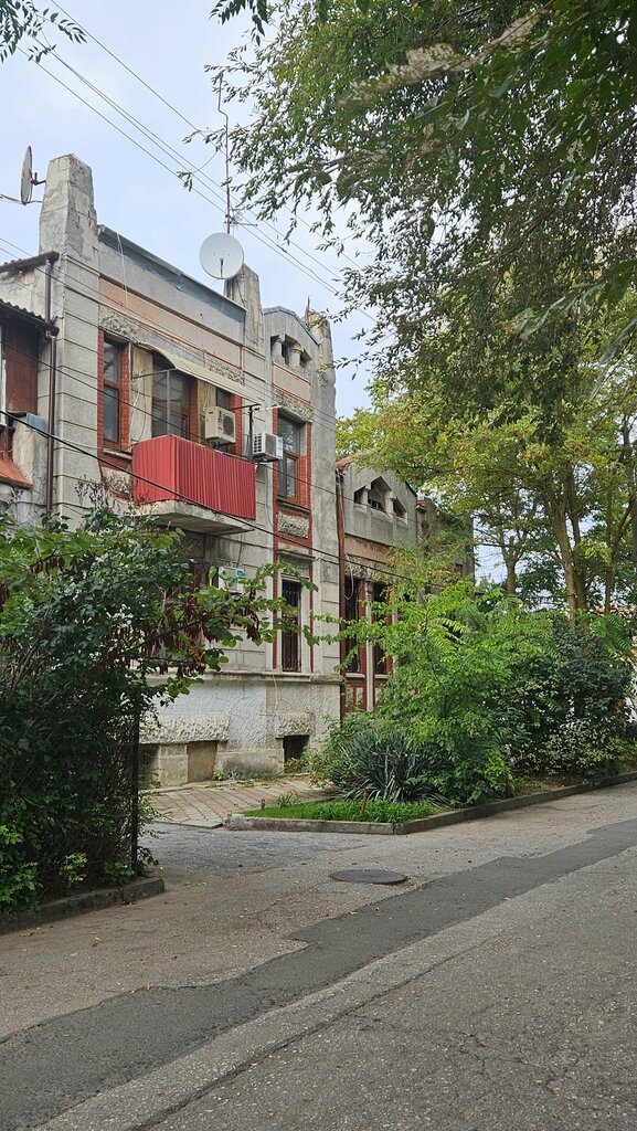 Turistik yerler Дом архитектора А.Л. Генриха, Yevpatorya, foto