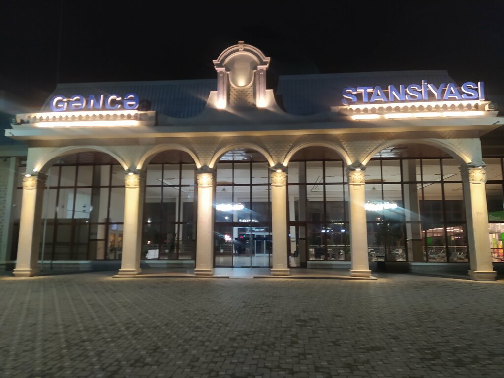 Tren istasyonu Gence İstasyonu, Gence, foto
