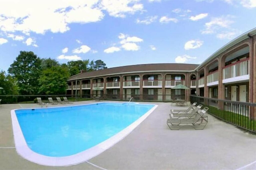 Otel Rodeway Inn At Fort Lee, Virginia, foto