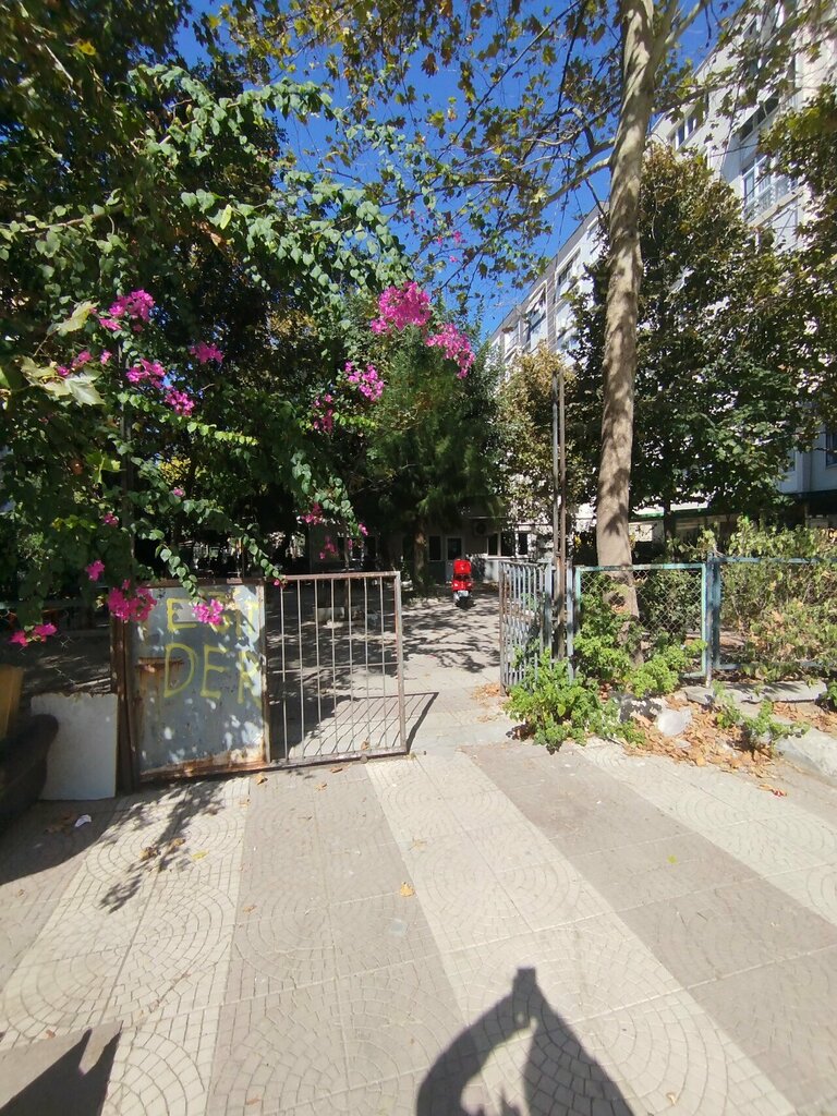 Sendikalar Eğitimciler Derneği Lokali, İzmir, foto