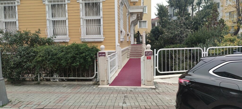 Gazete ve dergiler Artam Global Art, İstanbul, foto