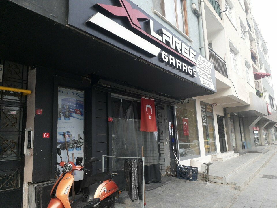 Oto aksesuarları X-Large Garage, İstanbul, foto
