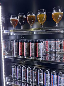 Брусянская пивоварня (Uchiteley Street No:7), bira dükkanı  Yekaterinburg'dan