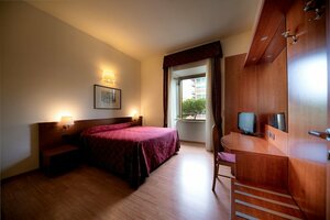 Domus Appia 154 (Via Appia Nuova No:154, Rome), otel  Roma'dan