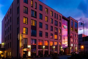 Thon Hotel Nordlys (Nordland, Bodø, Konrad Klausens Vei), otel  Bodø'den