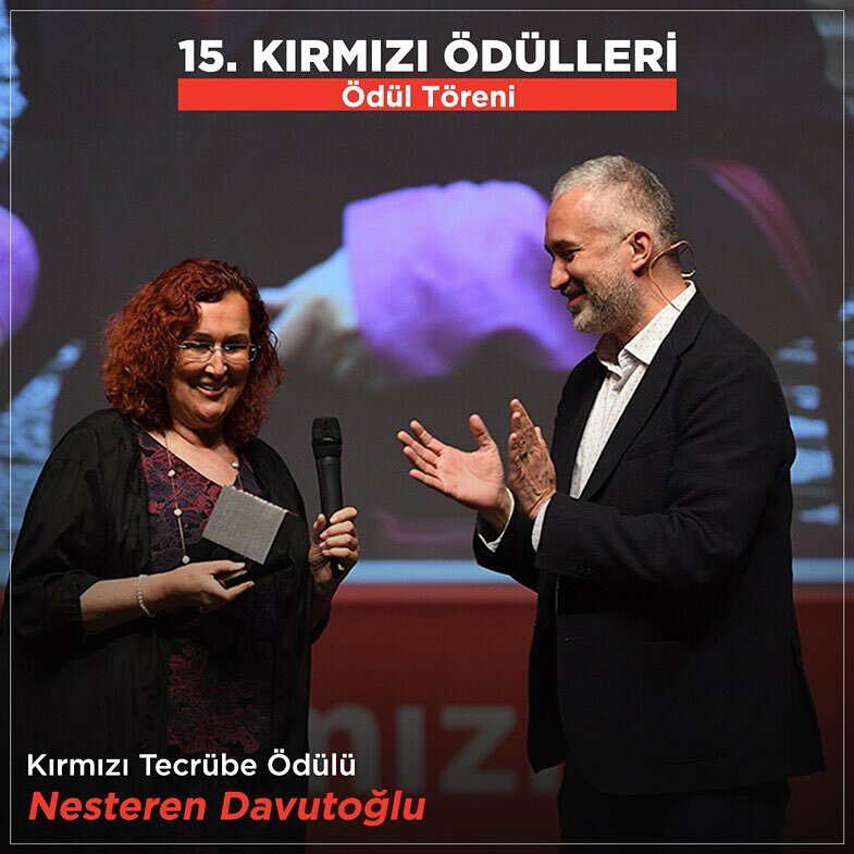 Gazete ve dergiler Kırmızı Dergi, İstanbul, foto