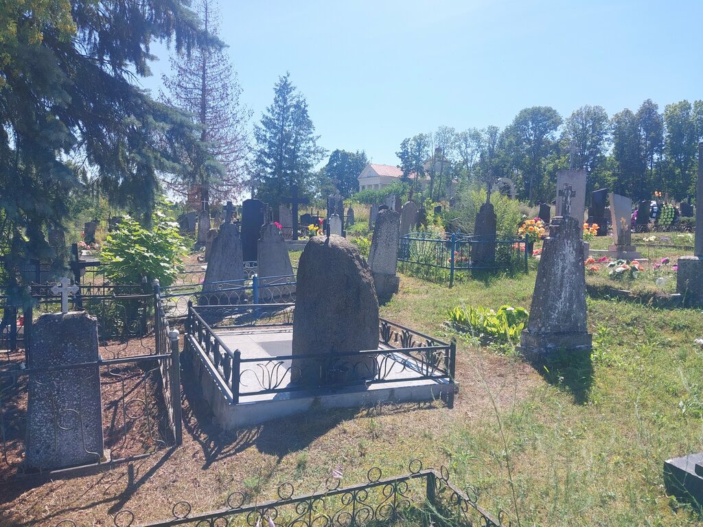 Mezarlıklar Вишневское кладбище, Grodnenskaya oblastı, foto