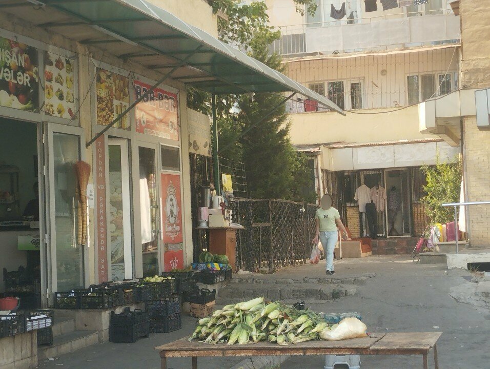 Berberler Bərbər, Bakü, foto