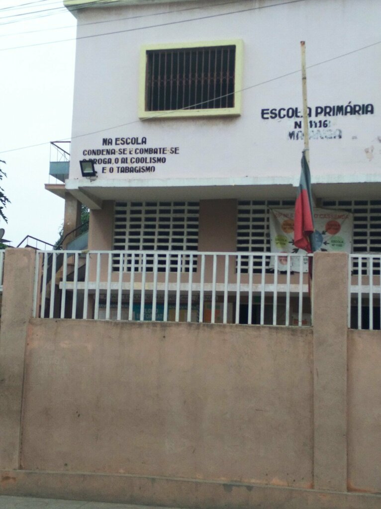 i̇lkokul Escola primária, Loanda, foto