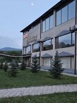 Yerak (M-6, 2), otel  Ermenistan'dan
